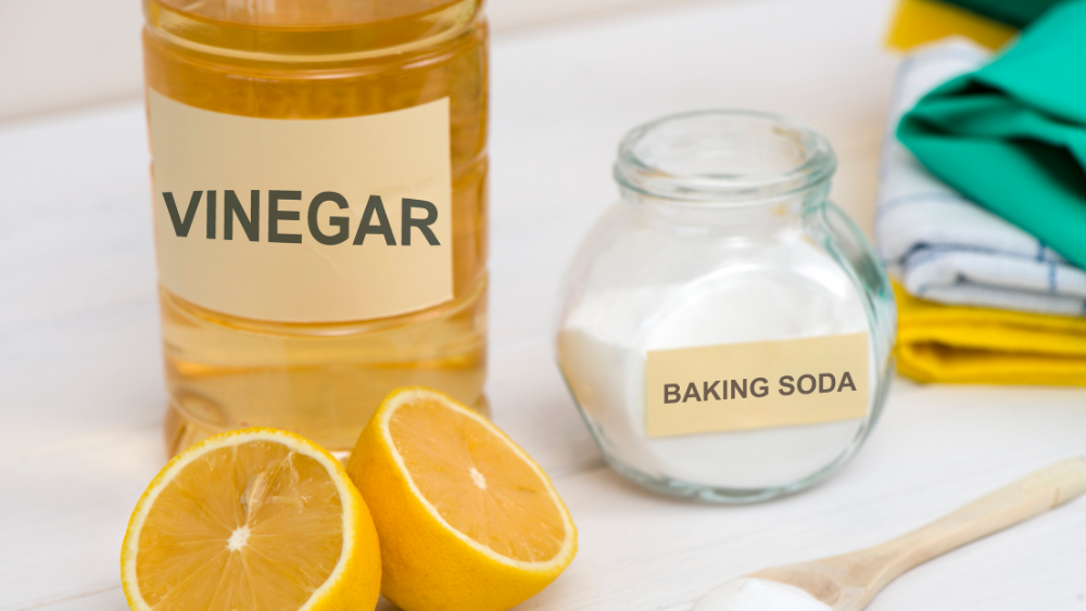 5 Natural Homemade Cleaners - EVERBELLA